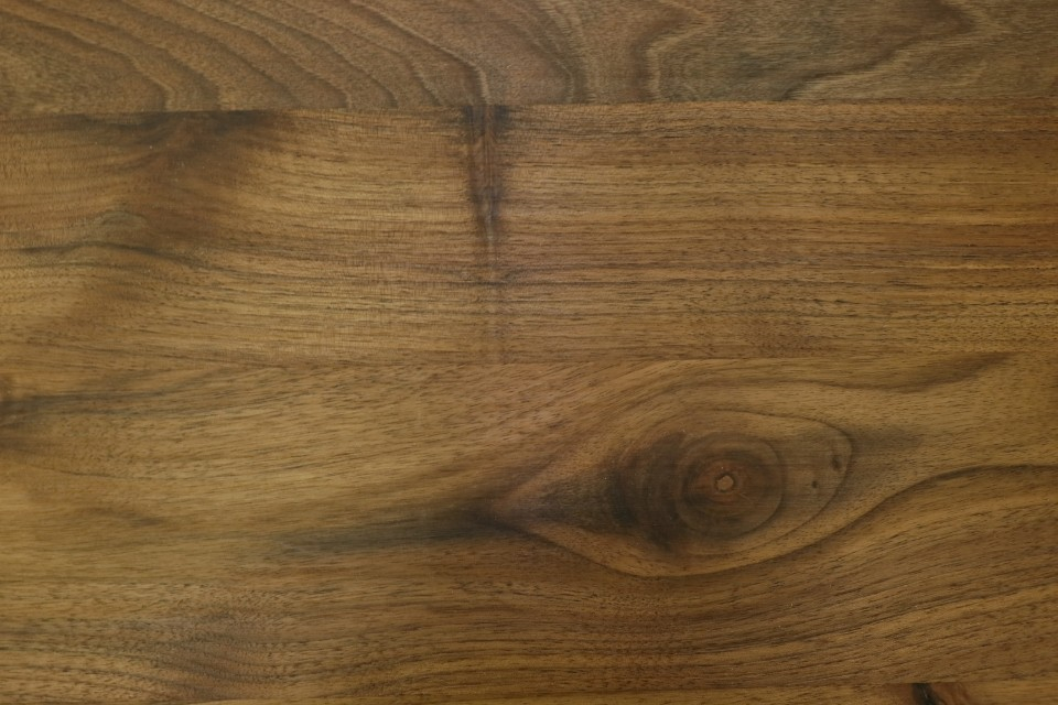 Full Stave Rustic European Walnut Worktop 40mm By 800mm By 2500mm at ...