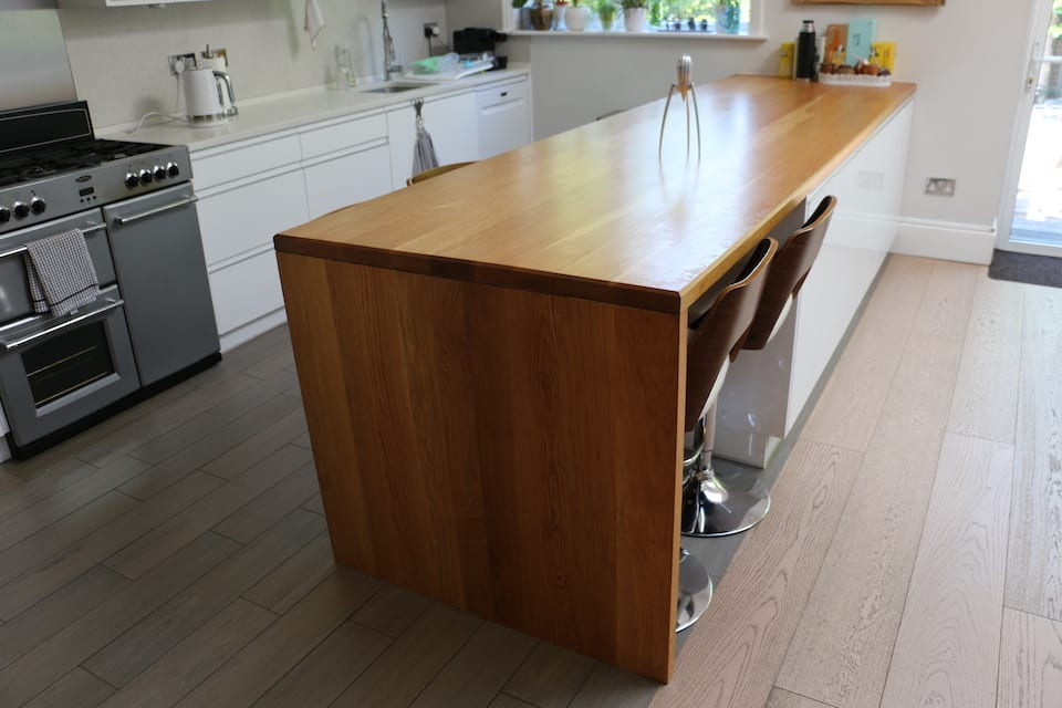 Full Stave Rustic Oak Worktop 20mm By 620mm By 2800mm at Wood and Beyond
